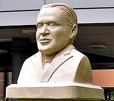 Ensaios de Psicanálise e Filosofia (Anánke) - Jean Hyppolite - Touché ...