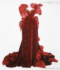 LES BELLES ROBES DU TEMPS JADIS